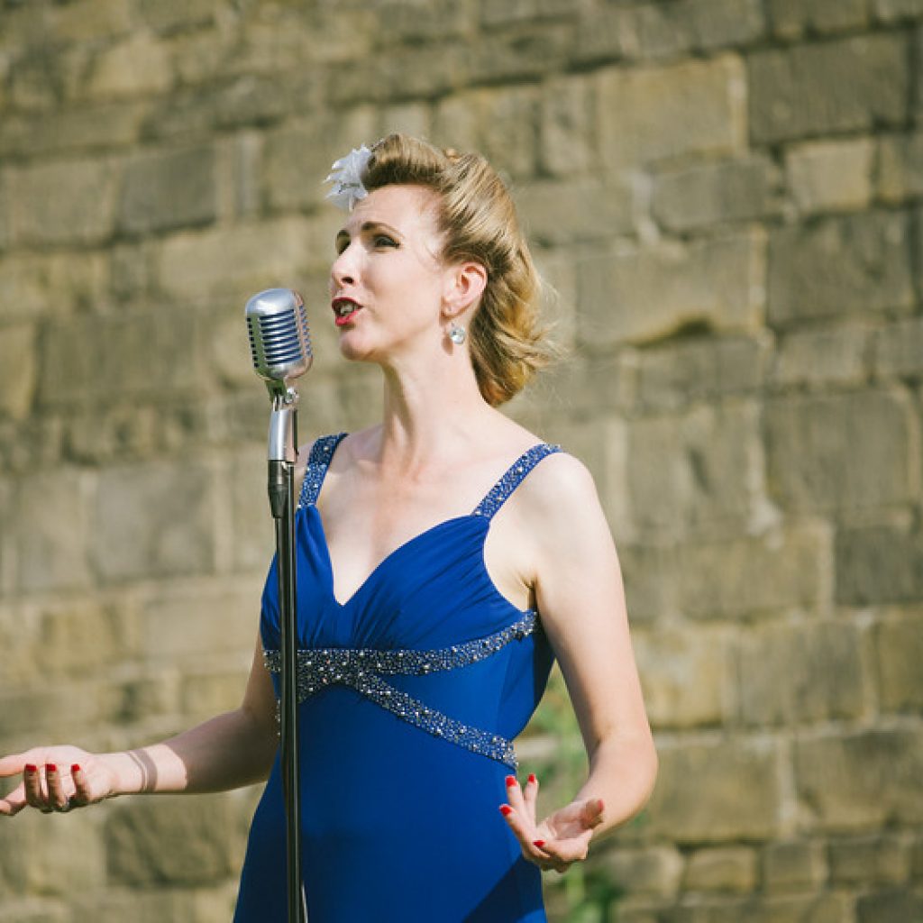 Jayne Darling | Vintage Vocalist & Singer | Shows