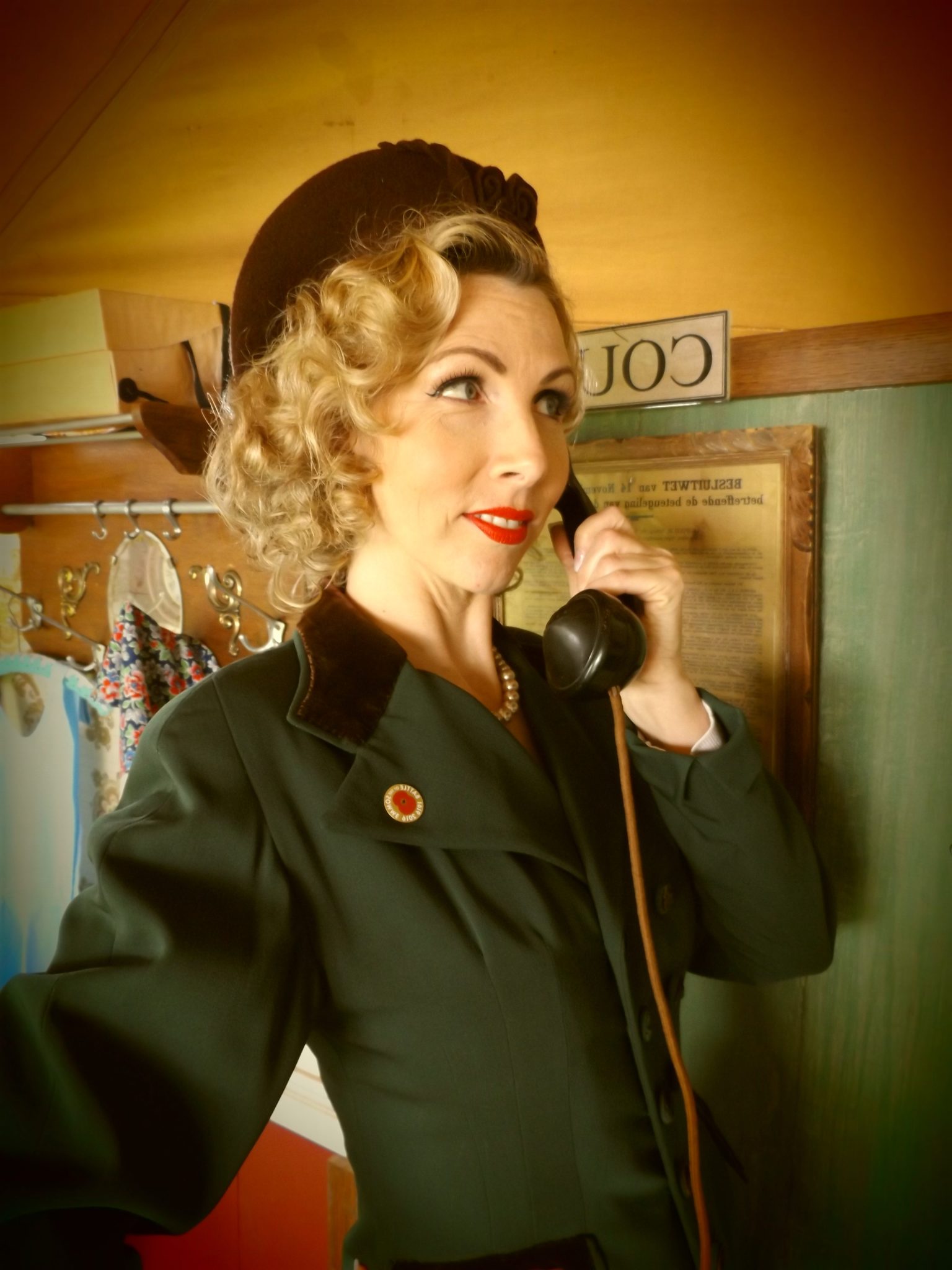 Jazz, Swing, Vintage Singer | 1940s Singer| Entertainer | Jayne Darling